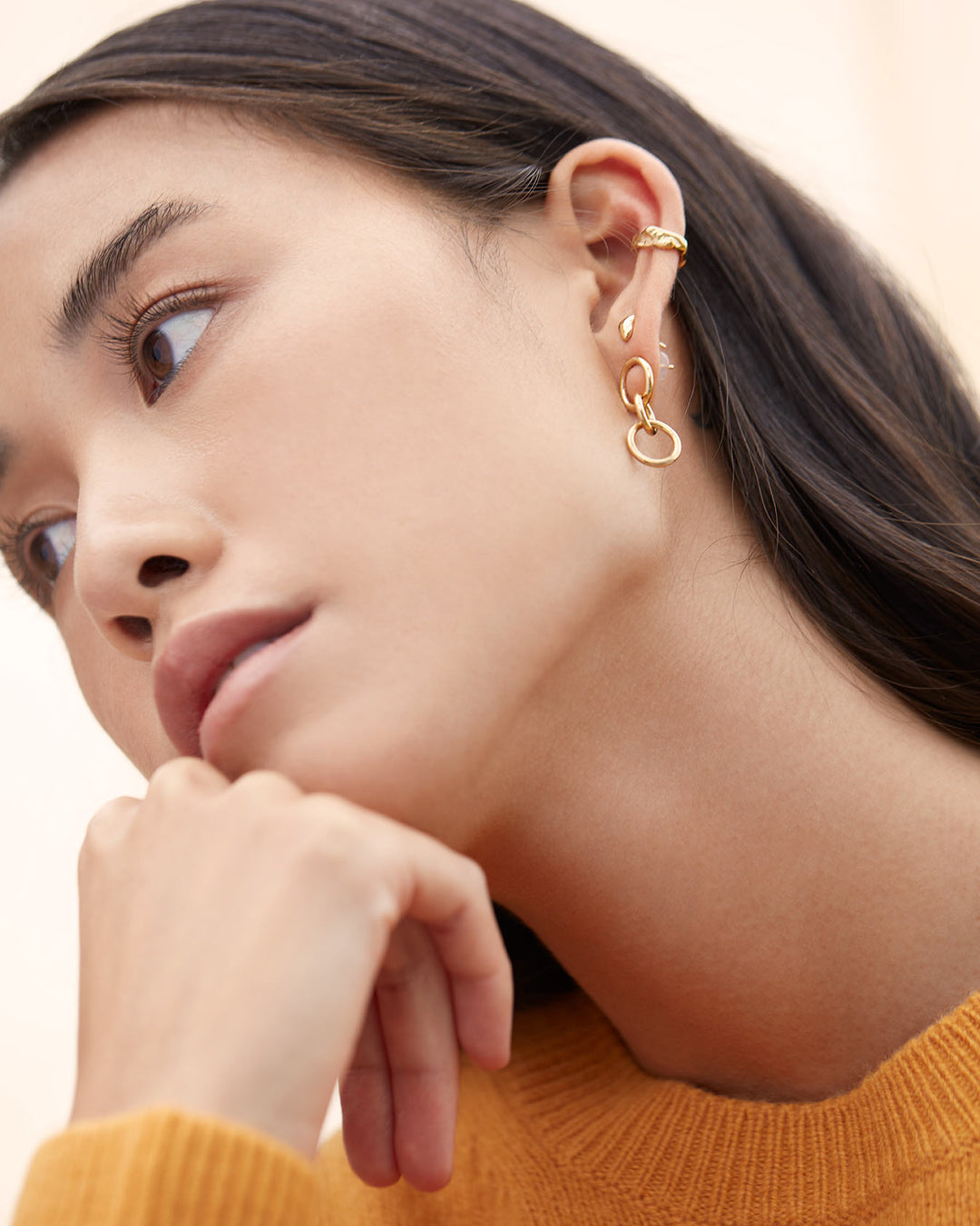 Mini textured ear-cuff | Gold Vermeil – All Its Forms